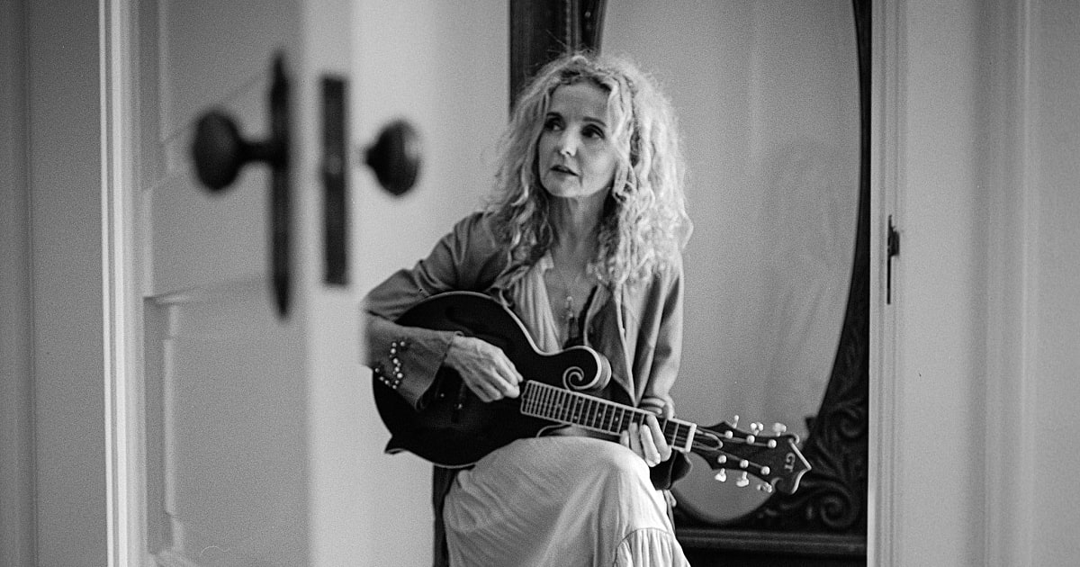 Sammenlign Patty Griffin Menlo Park Billetter, The Guild Theatre, Menlo ...
