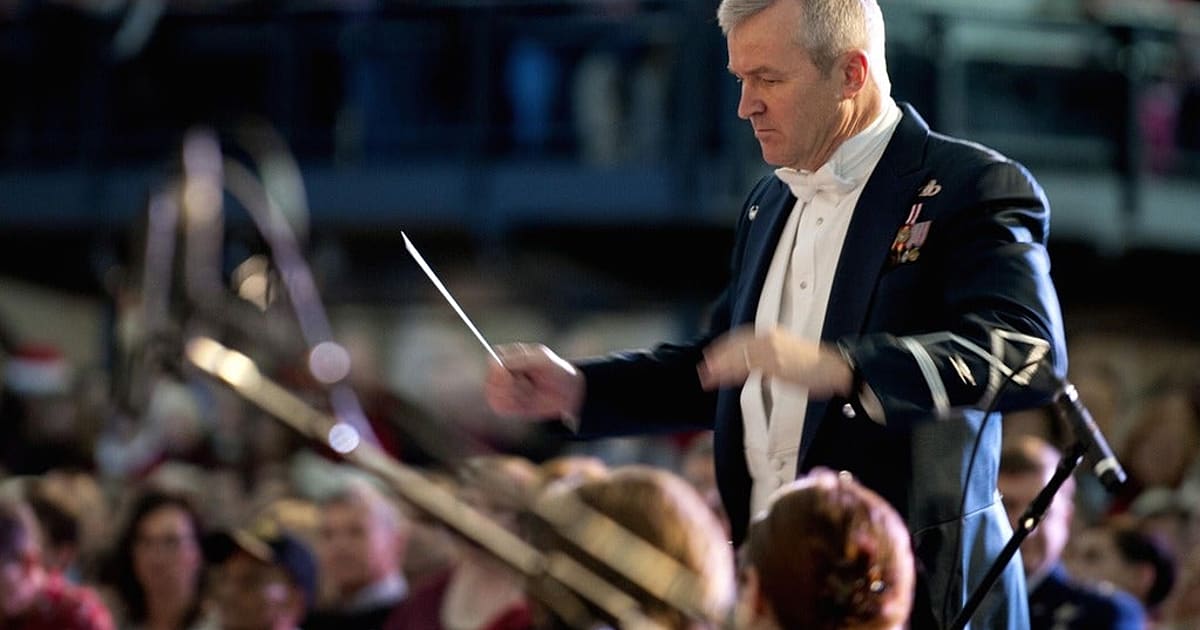 כרטיסים לג׳ון ראטר John Rutter 2026 - השוואת מחירים | SeatPick