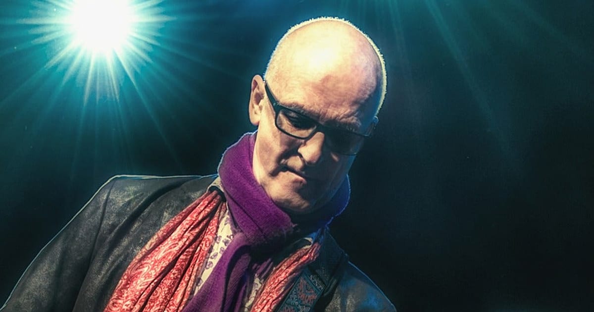 Compare bilhetes Kim Mitchell Niagara Falls, em OLG Stage at Fallsview ...